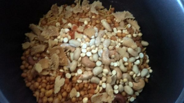 Spicy Mixture recipe | South Indian Mixture recipe - nams corner