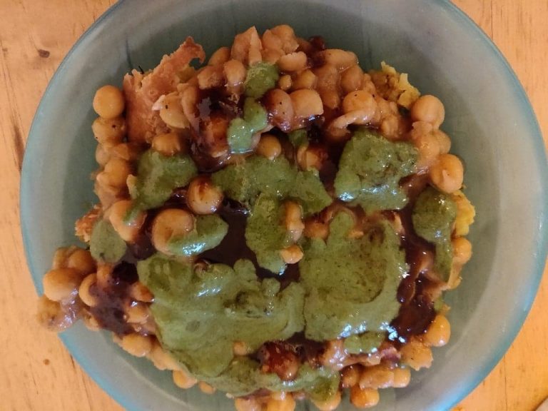 Samosa Chana Chaat | Samosa Chaat - nams corner