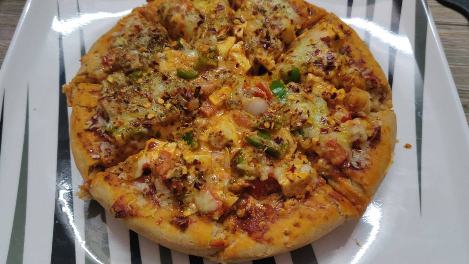 Paneer Tikka Pizza Recipe | Whole wheat Paneer Tikka Pizza recipe ...