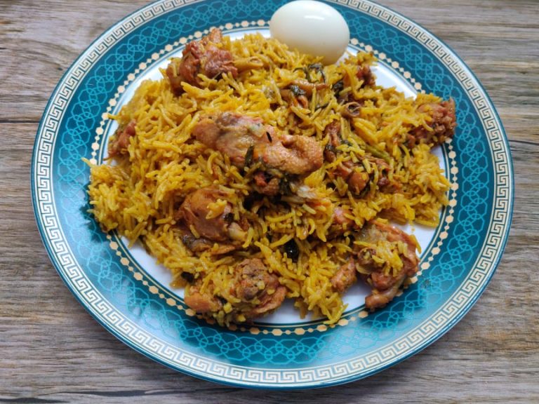 Nattu Kozhi Biryani Recipe | Country Chicken Biryani in pressure cooker ...