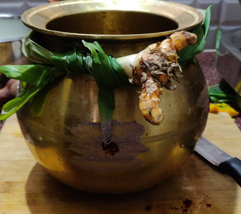 Sakkarai Pongal in brass pot | Sweet Pongal in Traditional Pot method ...