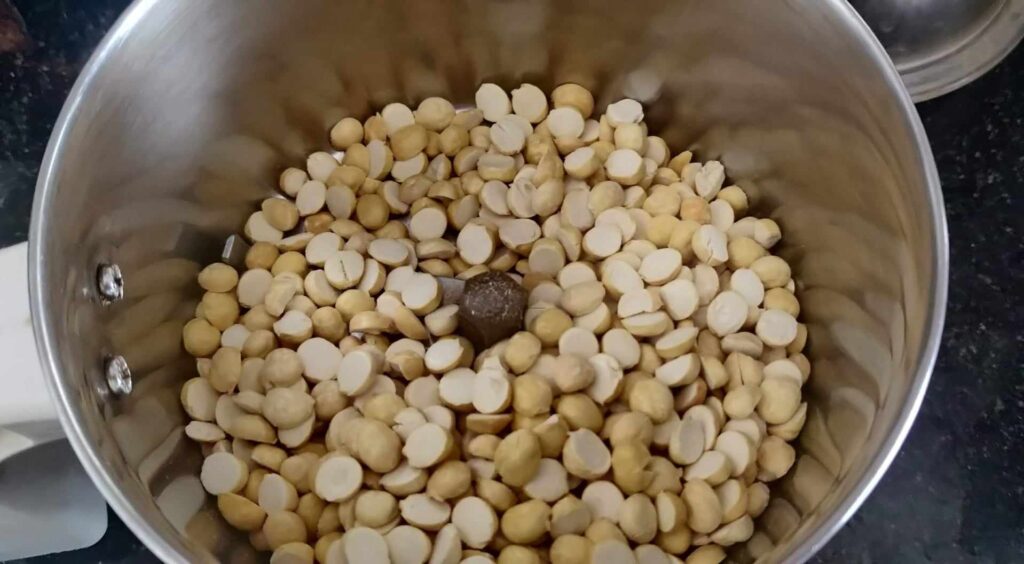 Vazhakkai Kola Urundai Recipe | Raw Banana Kofta - nams corner